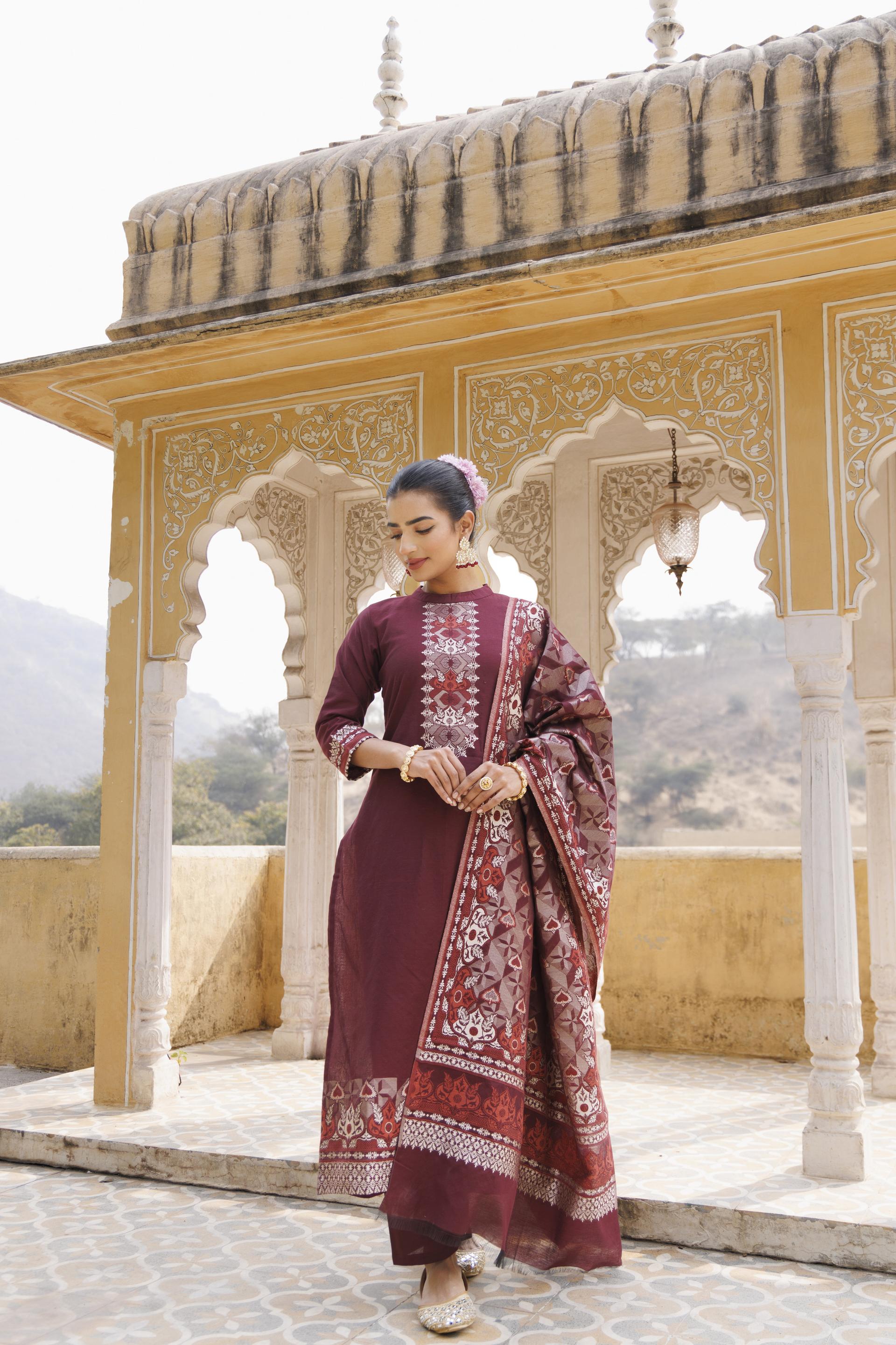 Kidar Floral Weave Kurta with Pants & Dupatta - Wine